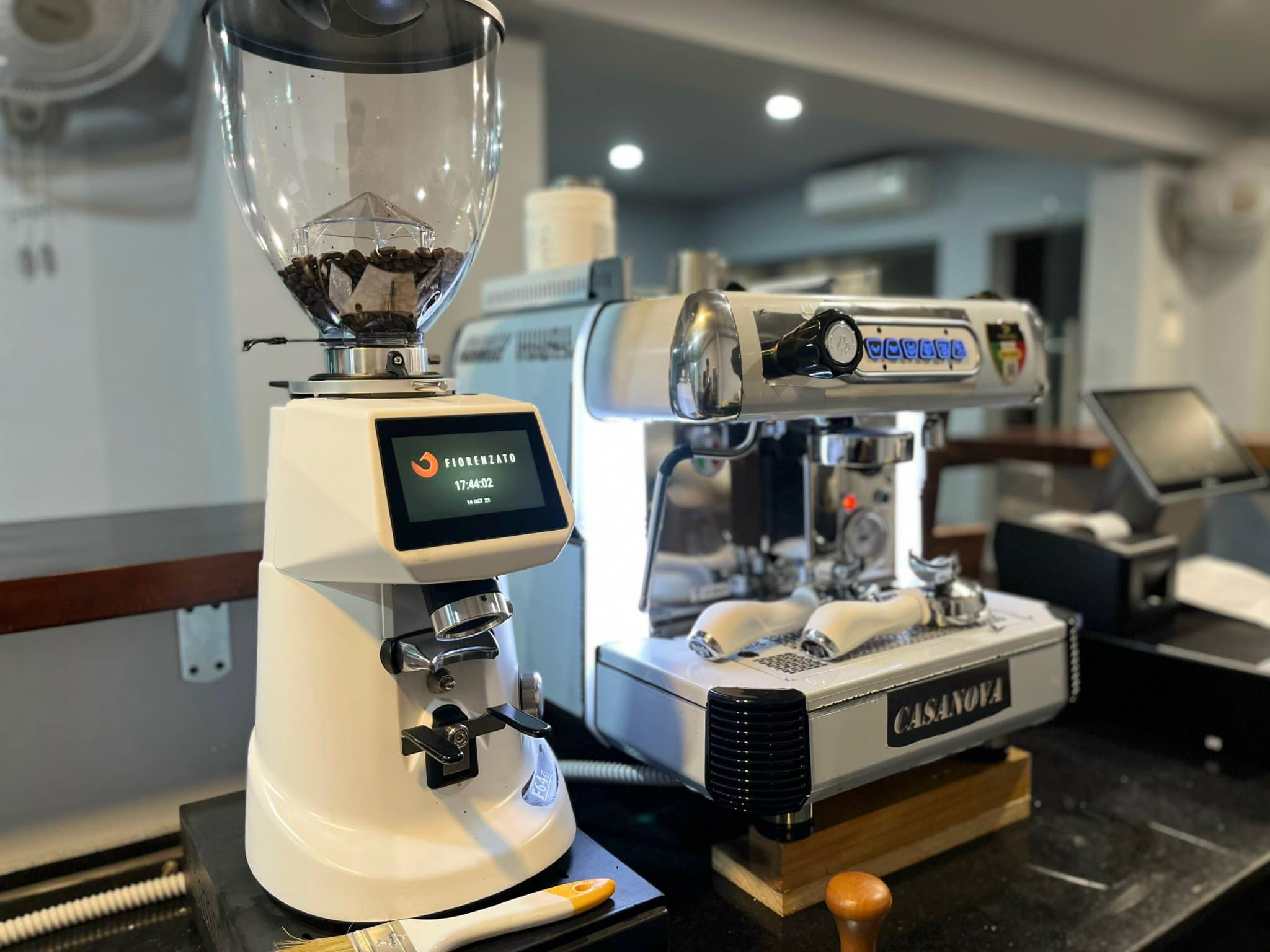 Nhật ký lắp máy #104: TOM Coffee | Showroom Thời Đại Coffee| Máy pha ...